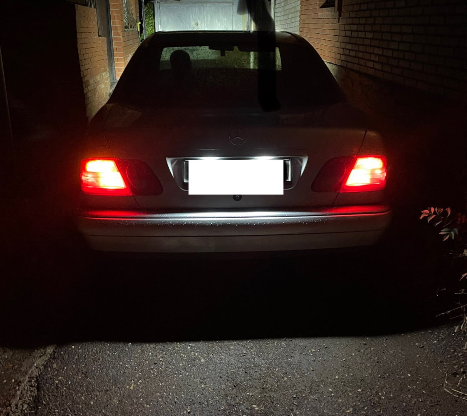 OE-Fit 3W Full LED License Plate Lights For Mercedes W210 E-Class, W20 ...