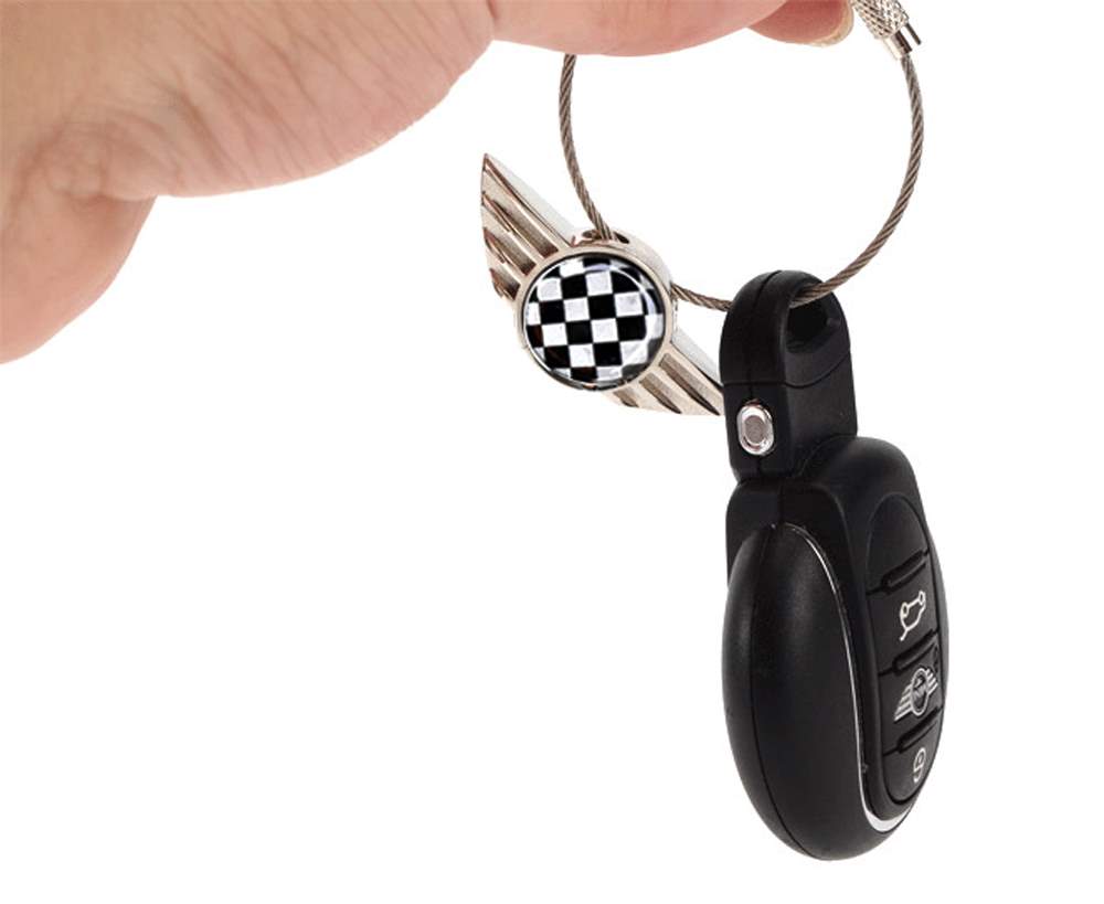Black/White Checkered Pattern Wing Shape Key Chain Ring Keychain For M ...