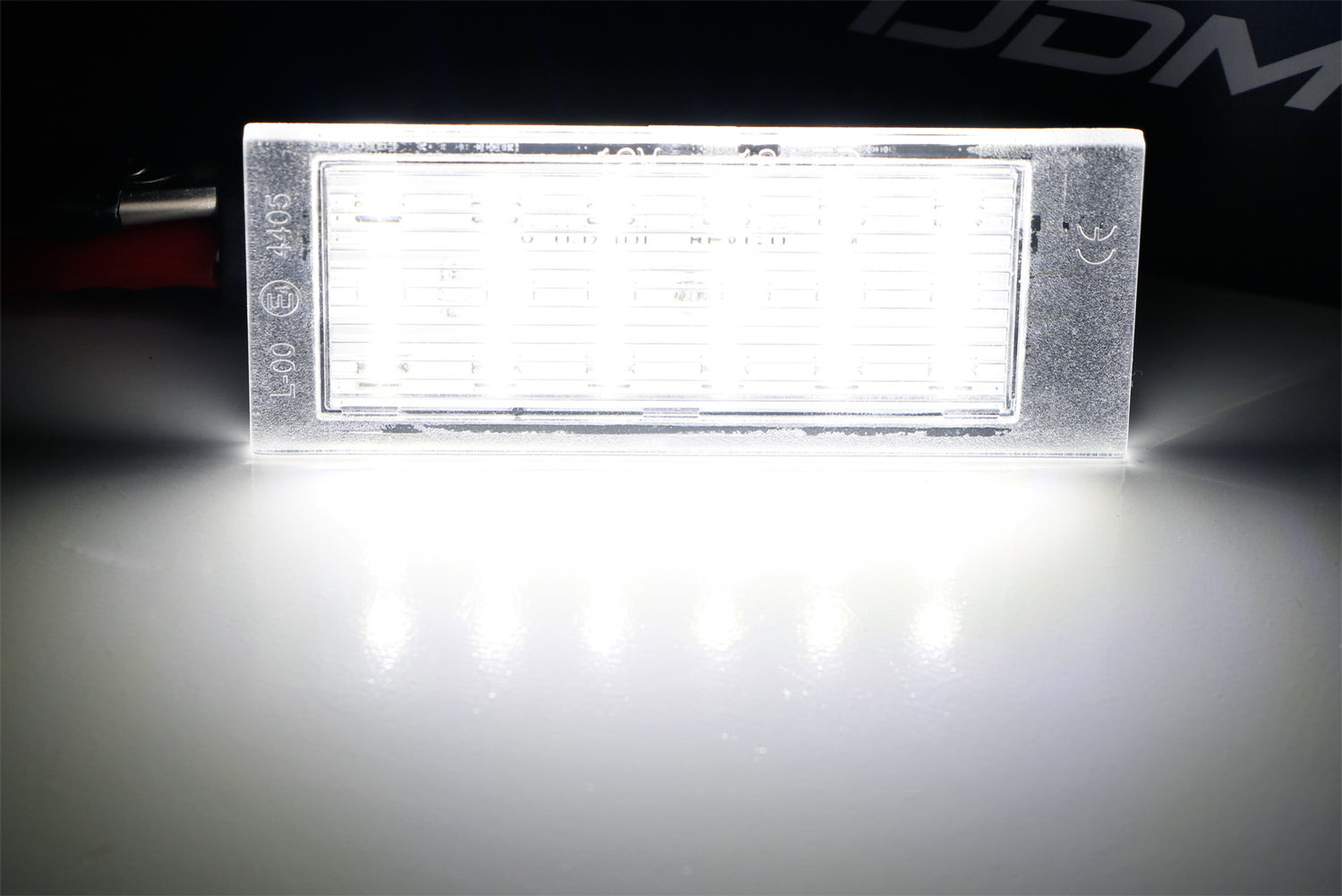White CAN-bus 18-SMD 3W LED License Plate Lights For 2016-up W453 Smar ...
