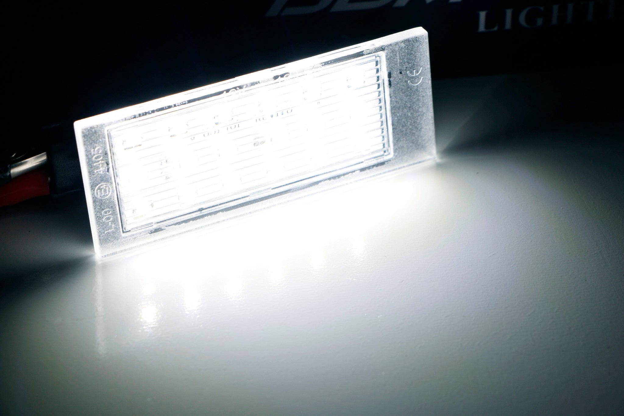 White CAN-bus 18-SMD 3W LED License Plate Lights For 2016-up W453 Smar ...