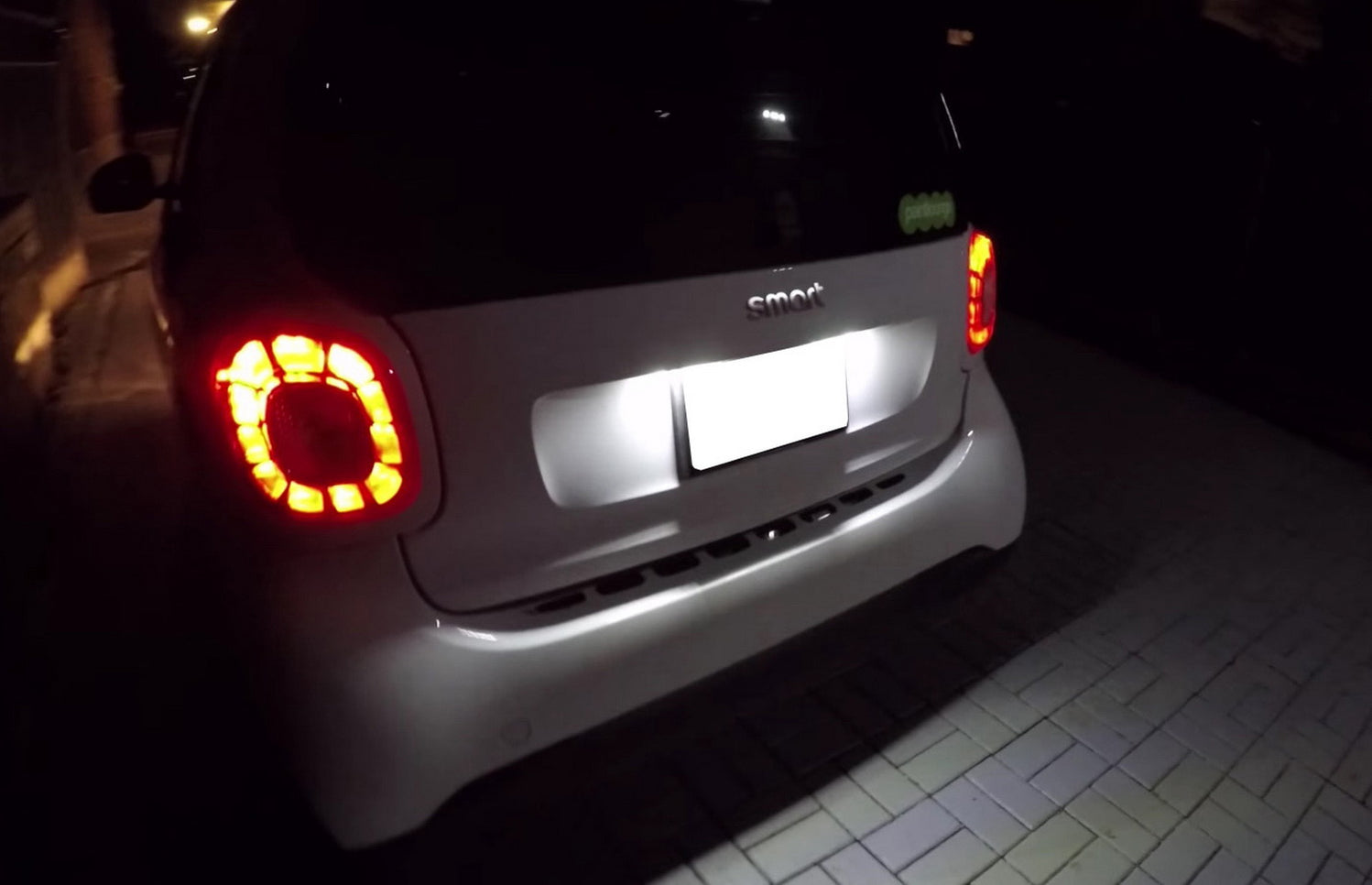 White CAN-bus 18-SMD 3W LED License Plate Lights For 2016-up W453 Smar ...