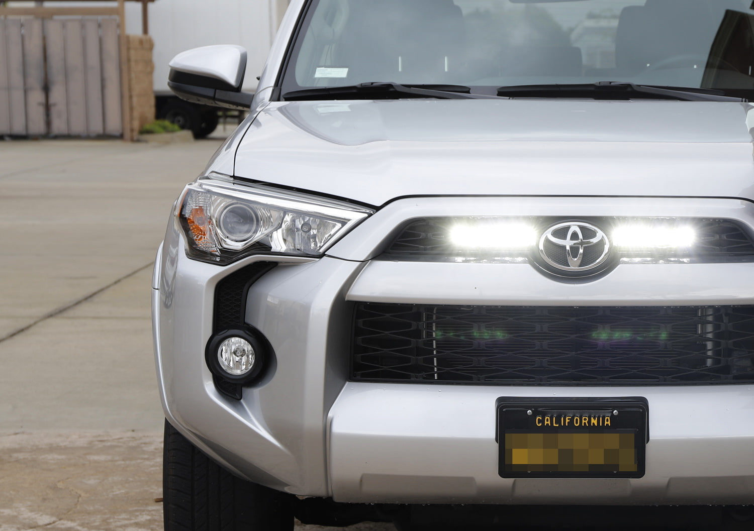 Behind Upper Grill 20" LED Light Bar Kit w/Bracket/Wiring For 14+ Toyo ...